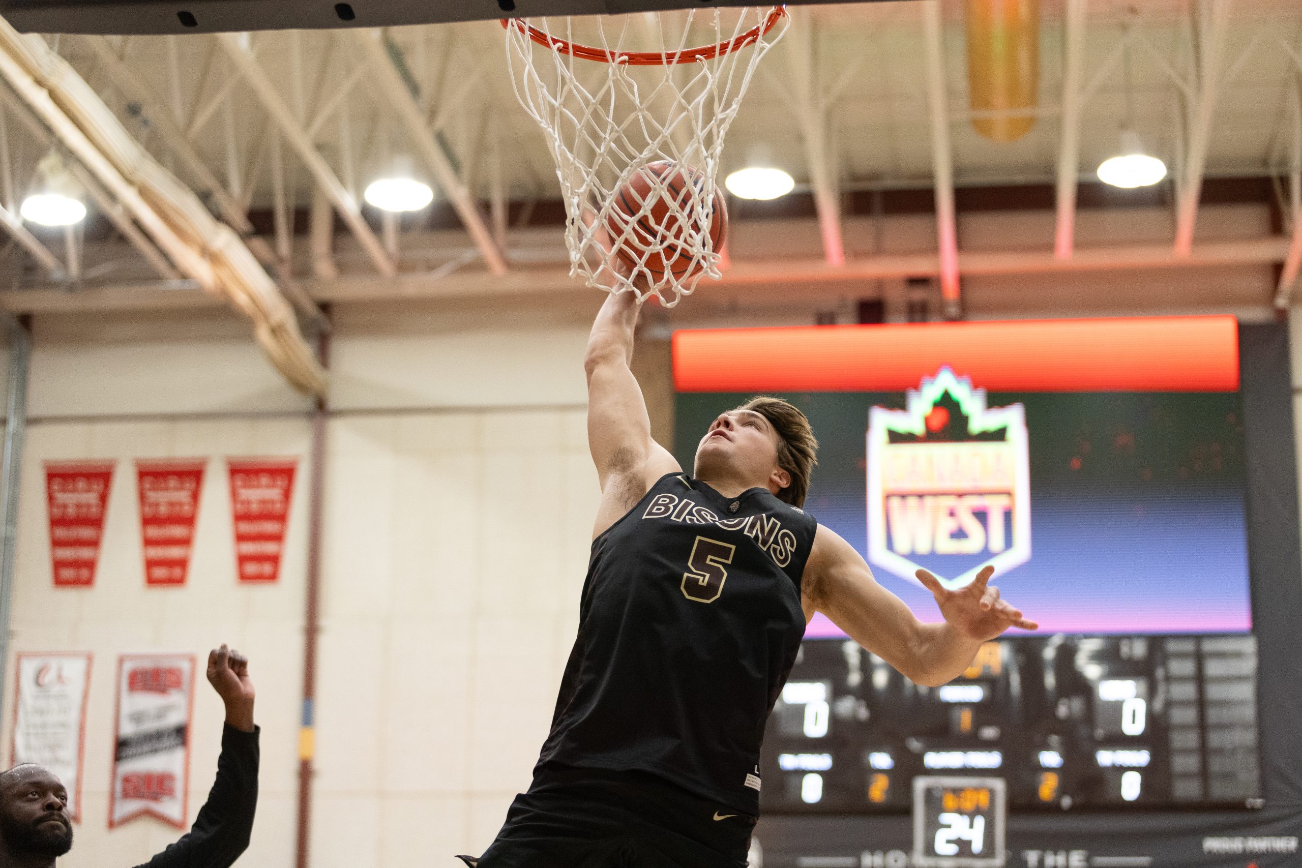 Bisons basketball clashes with Spartans | The Manitoban